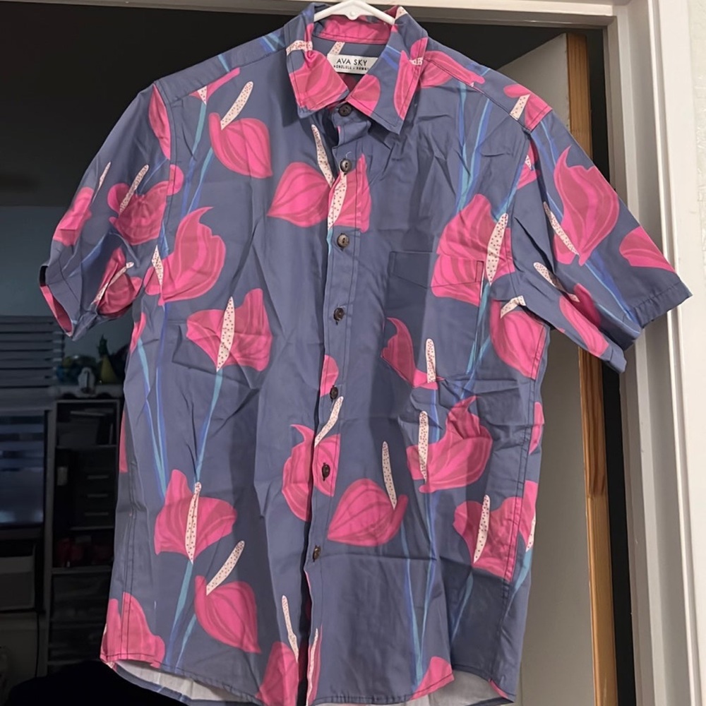 Fighting Eel Ava Sky Men’s Anthurium Aloha Shirt Small - Gem